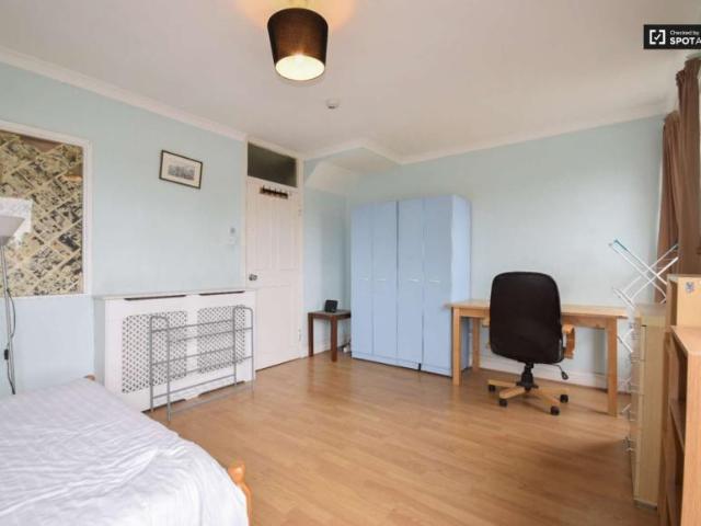 4 Bedroom Shared Living/roommate London London 101841020