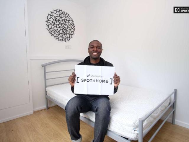 4 Bedroom Shared Living/roommate London London 101854127