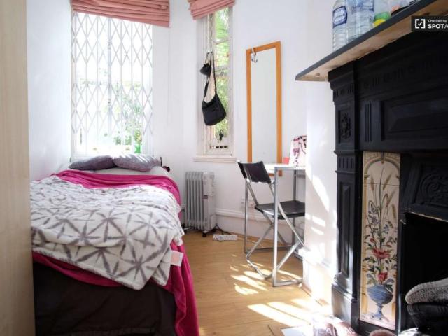 4 Bedroom Shared Living/roommate London London 101854547