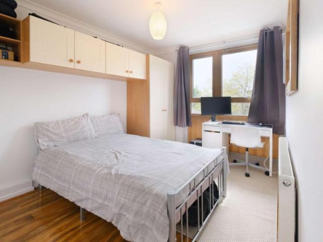 4 Bedroom Shared Living/roommate London London 101855055