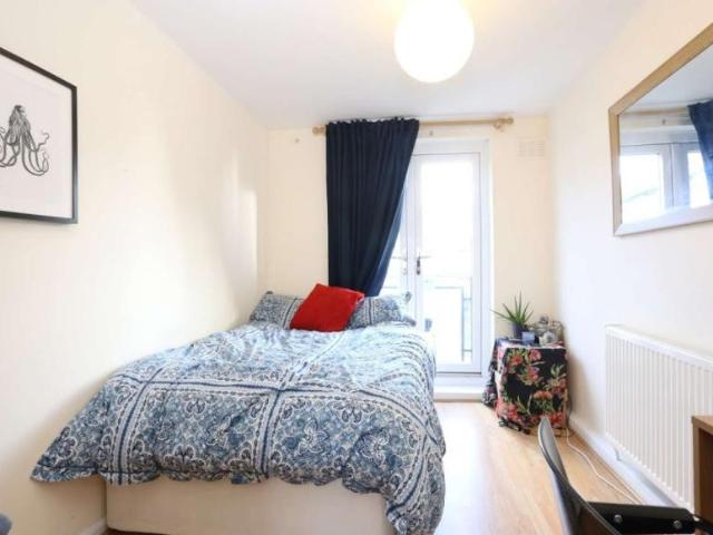 4 Bedroom Shared Living/roommate London London 101850451