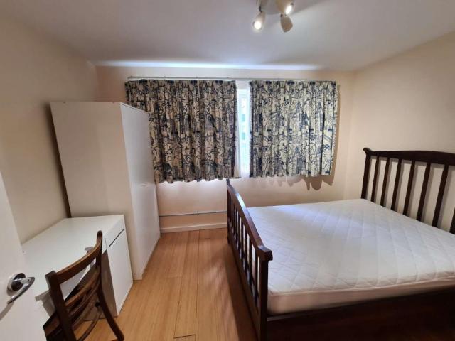 4 Bedroom Shared Living/roommate London London 101850615