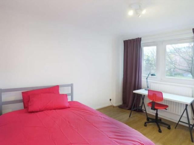 4 Bedroom Shared Living/roommate London London 101850819