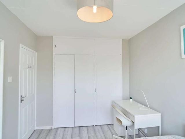 4 Bedroom Shared Living/roommate London London 101852964