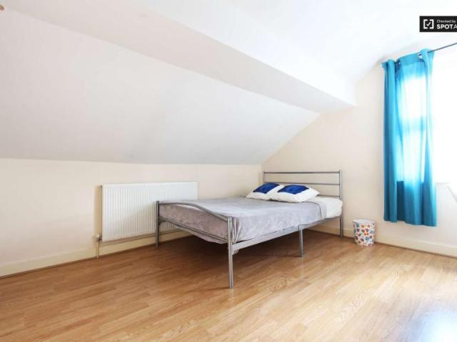 4 Bedroom Shared Living/roommate London London 102523401