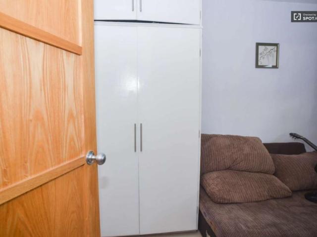 4 Bedroom Shared Living/roommate London London 103615412