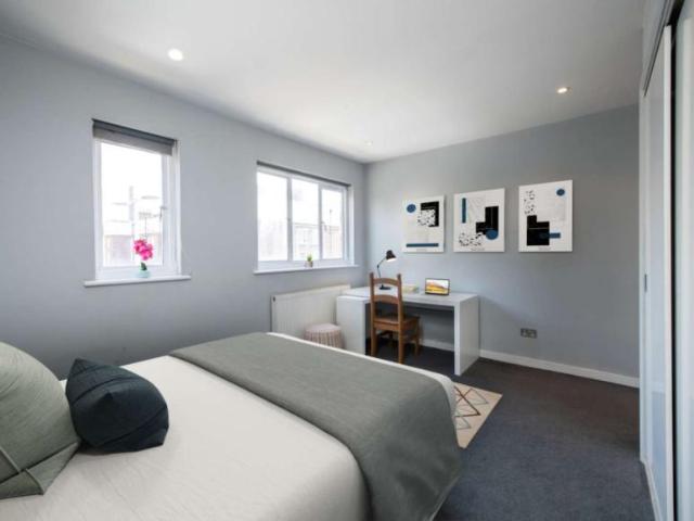 4 Bedroom Shared Living/roommate London London 103697287