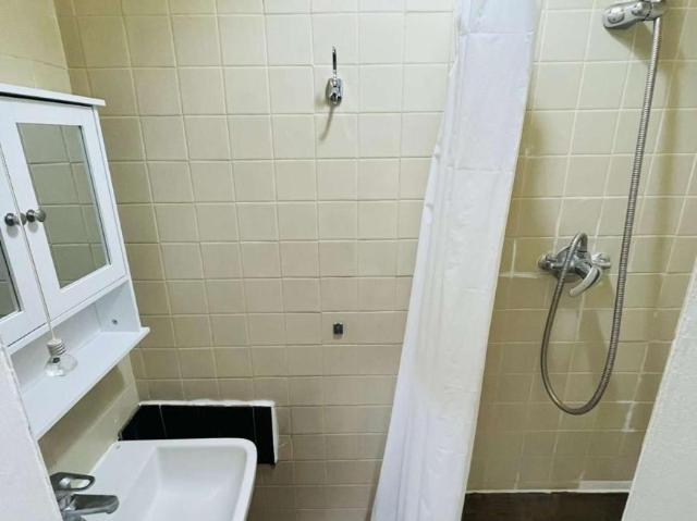 4 Bedroom Shared Living/roommate London London 103803533