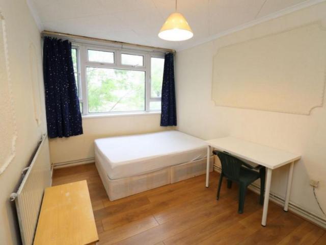 4 Bedroom Shared Living/roommate London London 90559446