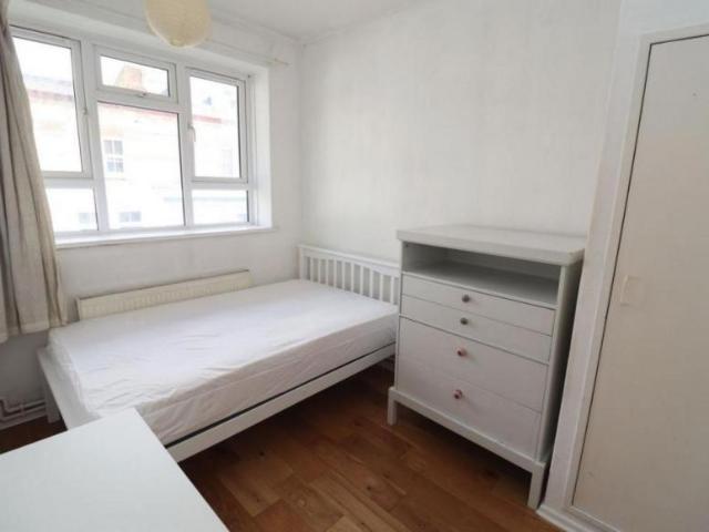 4 Bedroom Shared Living/roommate London London 90559454
