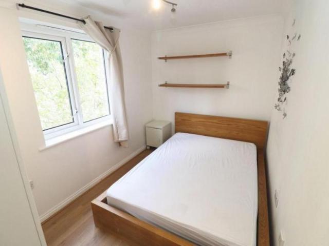 4 Bedroom Shared Living/roommate London London 90559489