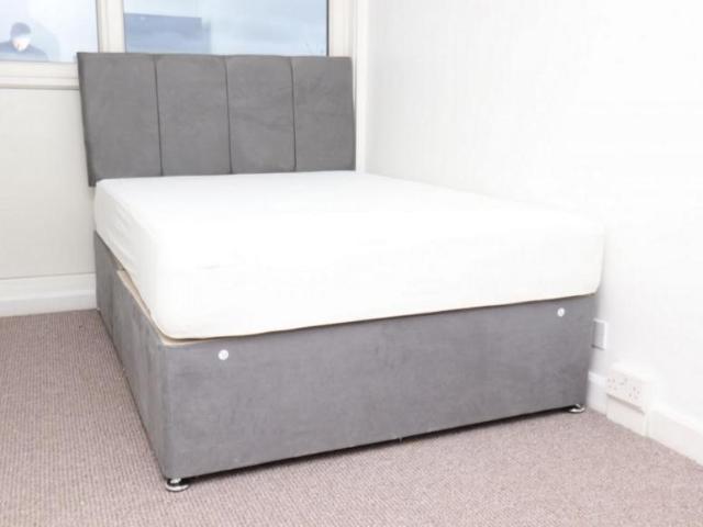 4 Bedroom Shared Living/roommate London London 90559565
