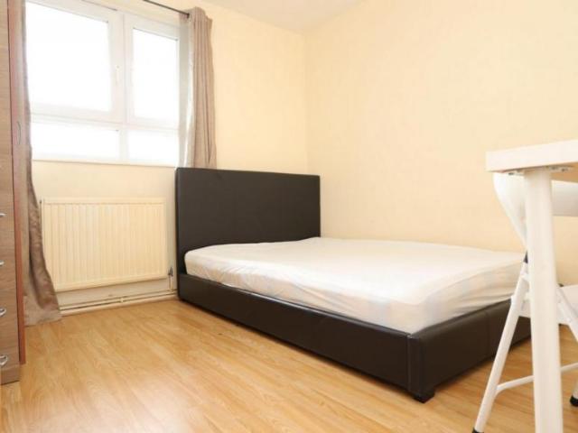4 Bedroom Shared Living/roommate London London 90559629