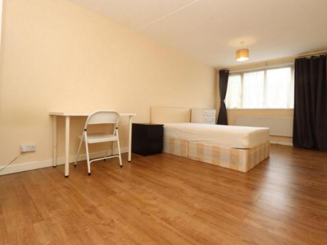 4 Bedroom Shared Living/roommate London London 90559791