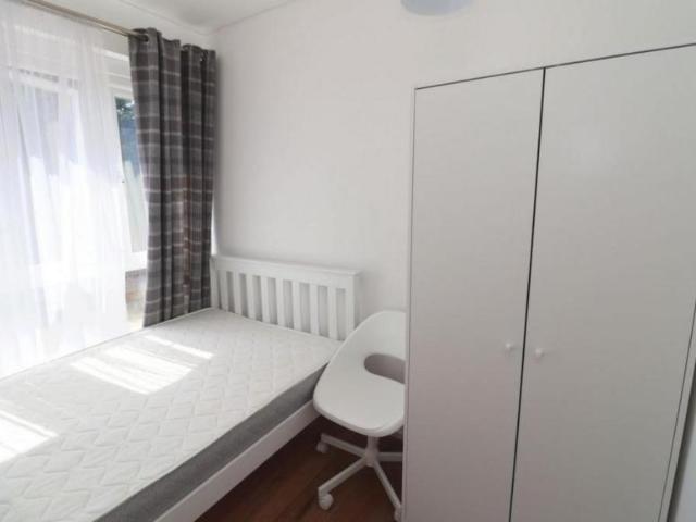 4 Bedroom Shared Living/roommate London London 90559797