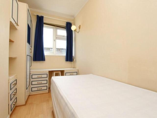 4 Bedroom Shared Living/roommate London London 90559819