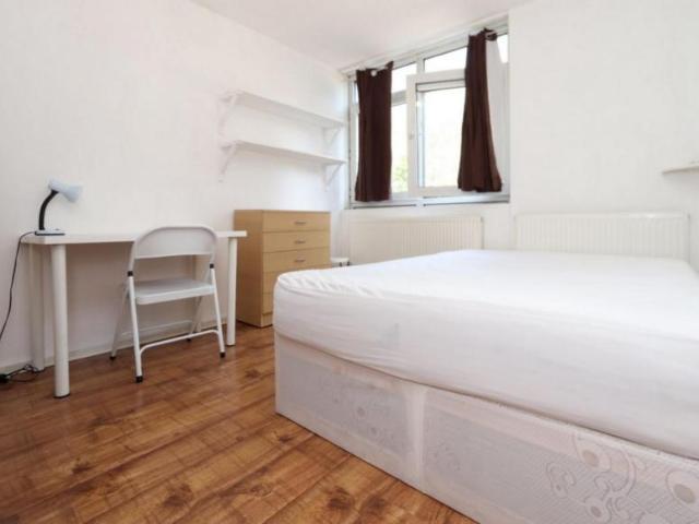 4 Bedroom Shared Living/roommate London London 90559837