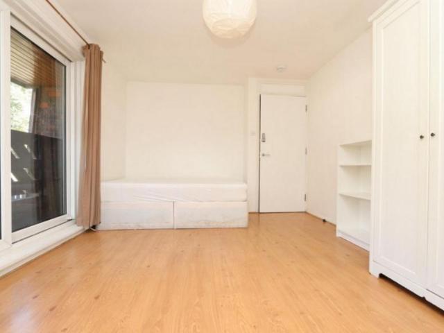 4 Bedroom Shared Living/roommate London London 90559862
