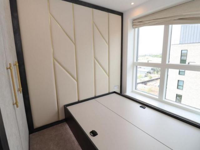 4 Bedroom Shared Living/roommate London London 90559868