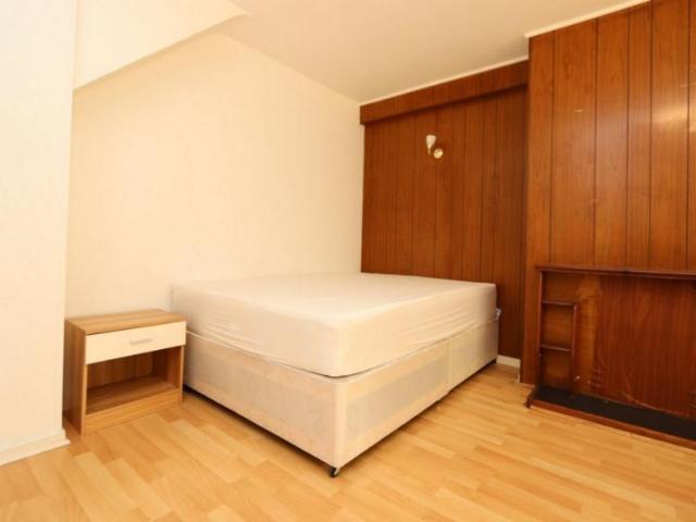 4 Bedroom Shared Living/roommate London London 90559905