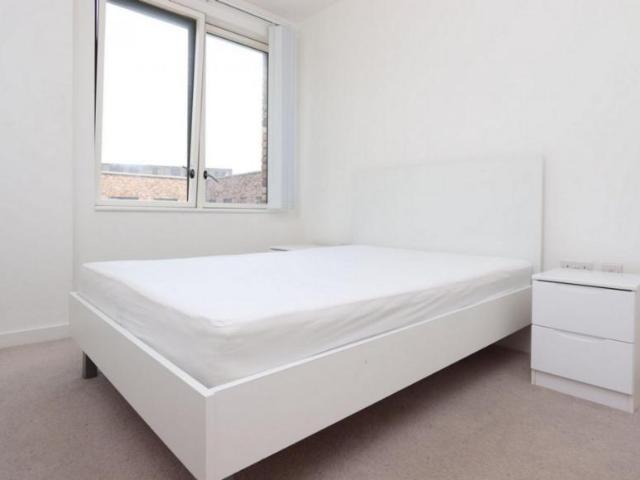4 Bedroom Shared Living/roommate London London 90559913