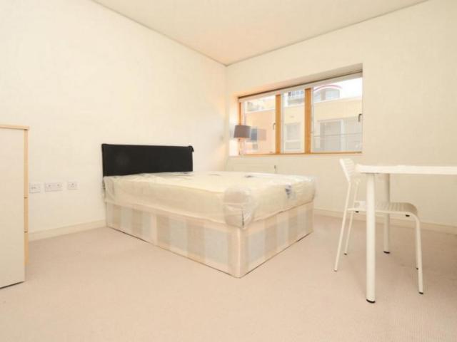 4 Bedroom Shared Living/roommate London London 90559932