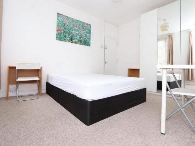 4 Bedroom Shared Living/roommate London London 90559941