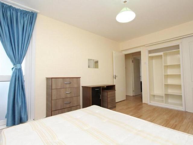 4 Bedroom Shared Living/roommate London London 90559989