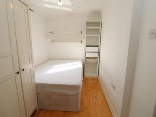 4 Bedroom Shared Living/roommate London London 90559250