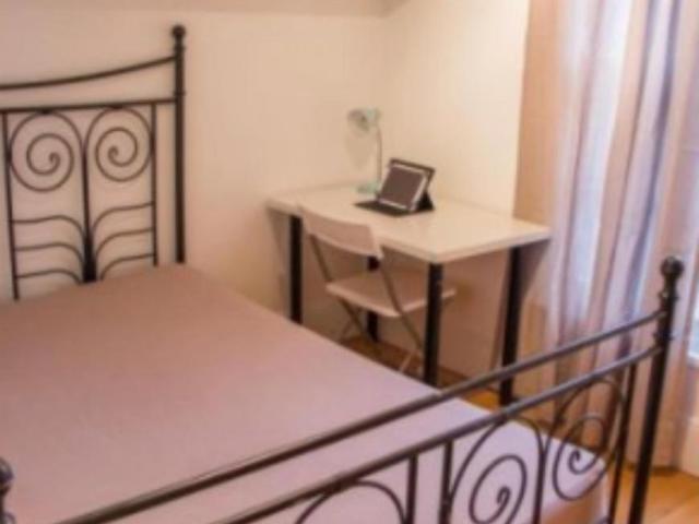 4 Bedroom Shared Living/roommate London London 90559273