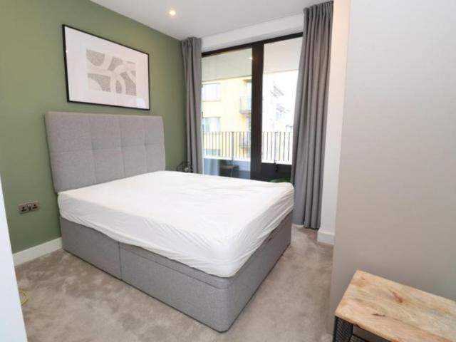 4 Bedroom Shared Living/roommate London London 90560613