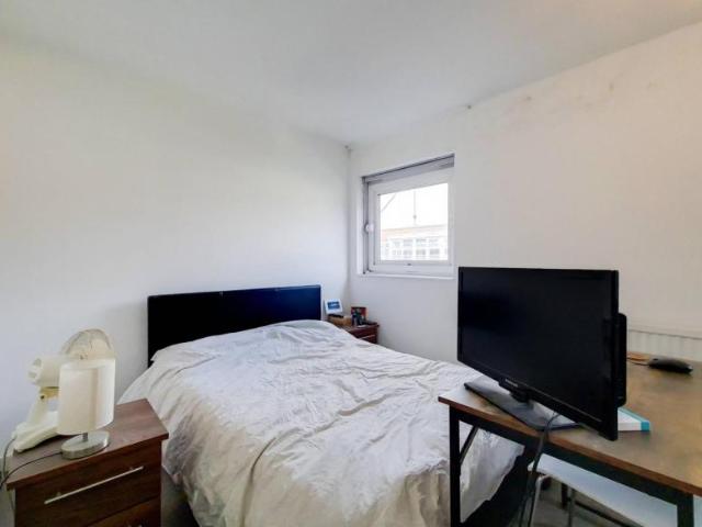 4 Bedroom Shared Living/roommate London London 90560070