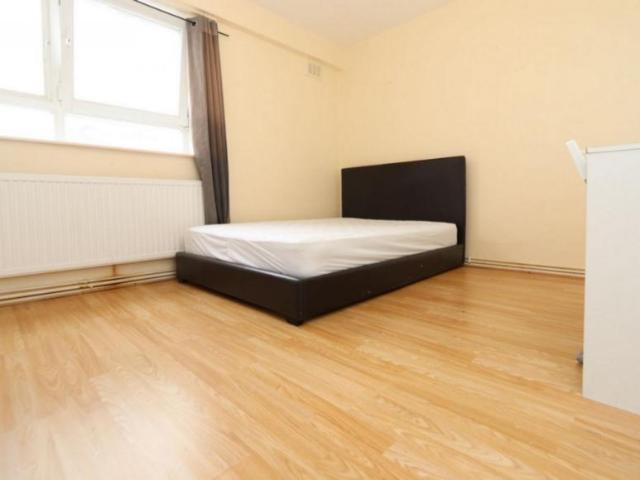 4 Bedroom Shared Living/roommate London London 90560082