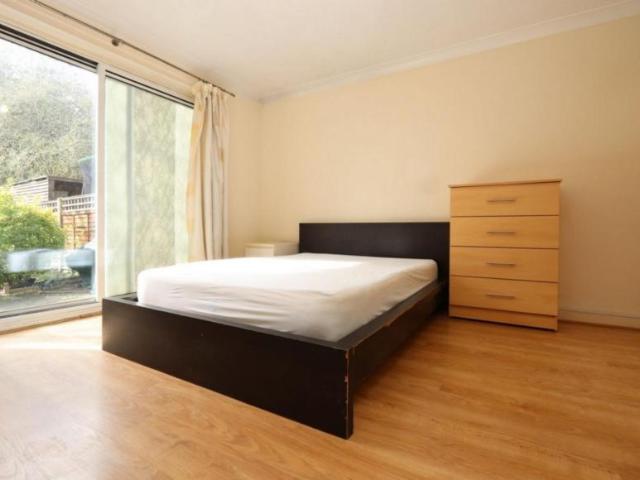 4 Bedroom Shared Living/roommate London London 90560192
