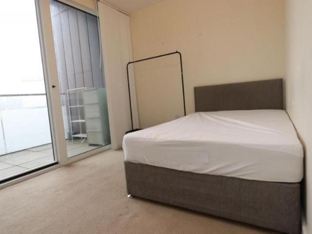 4 Bedroom Shared Living/roommate London London 90560302
