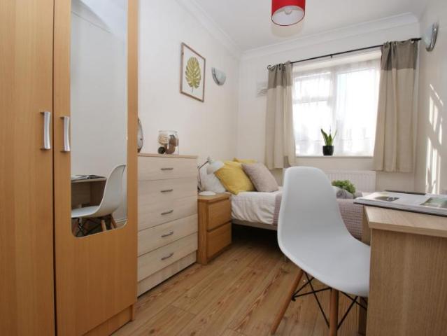 4 Bedroom Shared Living/roommate London London 90562630