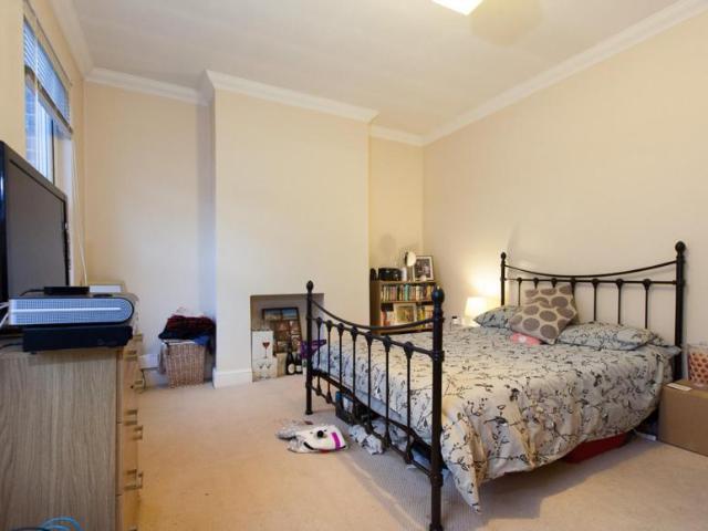 4 Bedroom Shared Living/roommate London London 90562724