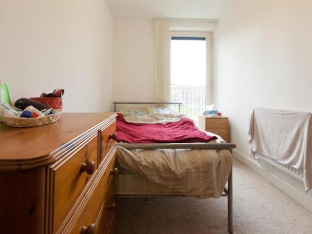 4 Bedroom Shared Living/roommate London London 90562773