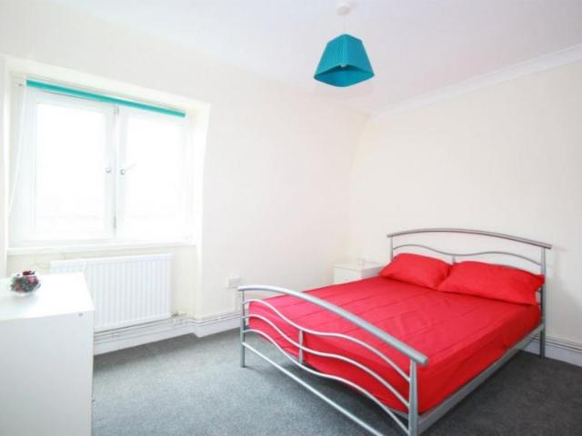 4 Bedroom Shared Living/roommate London London 90562832