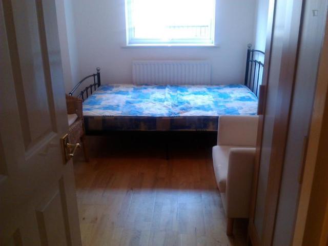 4 Bedroom Shared Living/roommate London London 90562849
