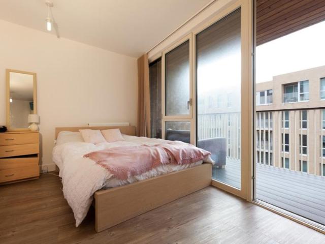 4 Bedroom Shared Living/roommate London London 90562934