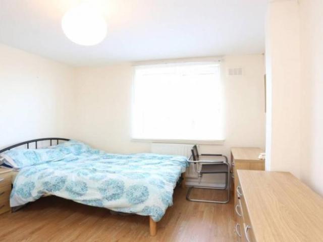 4 Bedroom Shared Living/roommate London London 90563407