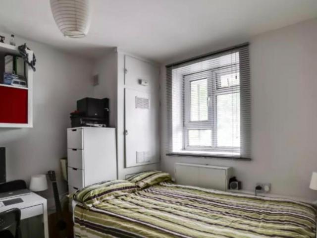 4 Bedroom Shared Living/roommate London London 90563429