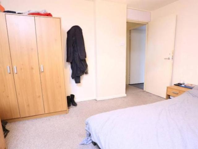 4 Bedroom Shared Living/roommate London London 90563536