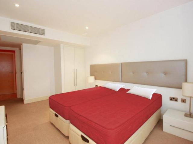 4 Bedroom Shared Living/roommate London London 90563024