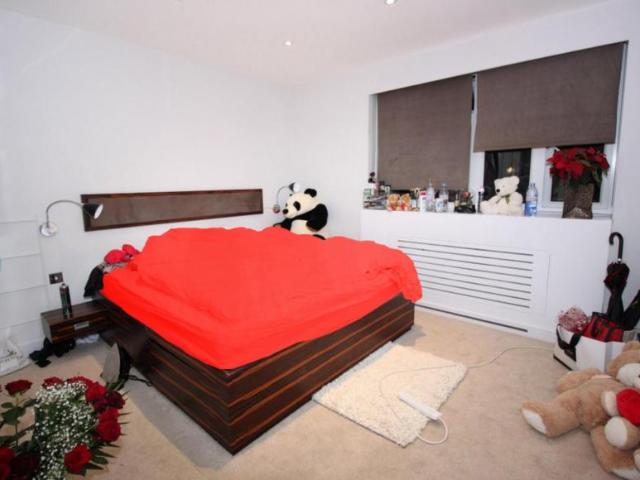 4 Bedroom Shared Living/roommate London London 90563027