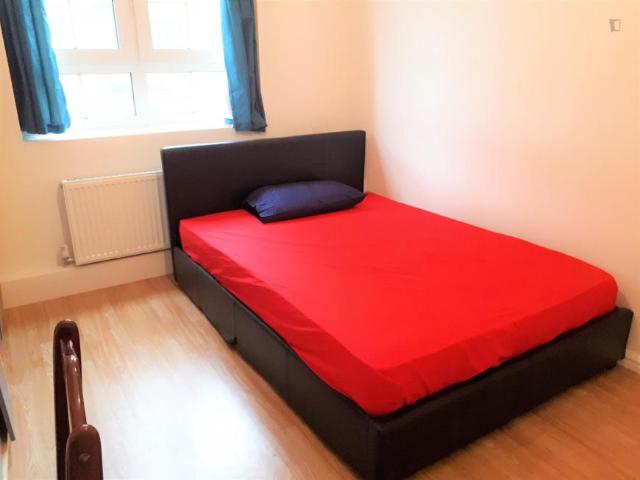 4 Bedroom Shared Living/roommate London London 90563058
