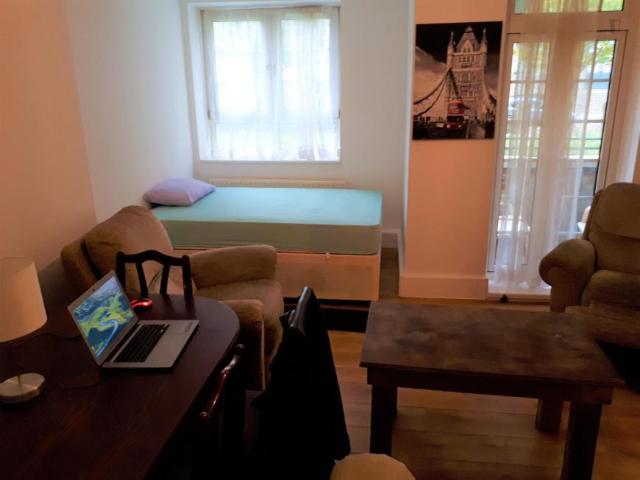 4 Bedroom Shared Living/roommate London London 90563060