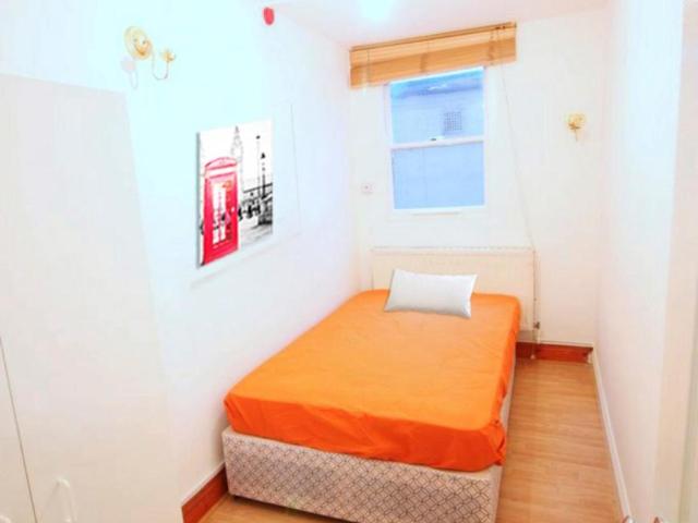 4 Bedroom Shared Living/roommate London London 90563071