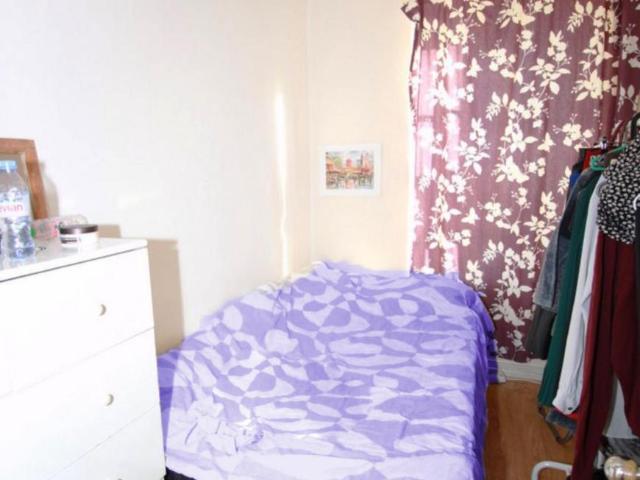 4 Bedroom Shared Living/roommate London London 90563097